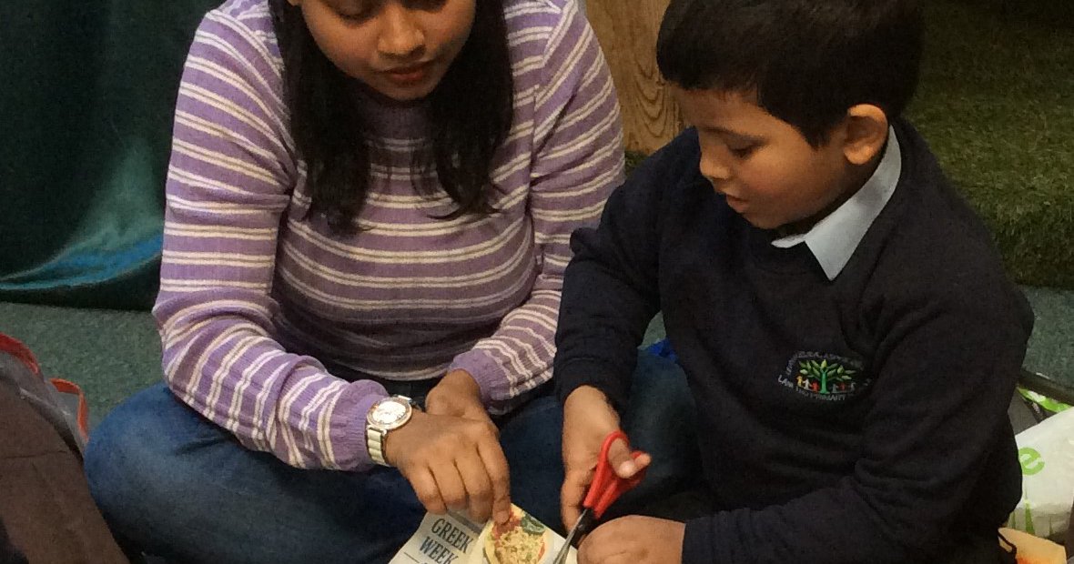 Early Words Together helps multilingual Leeds family learn together ...