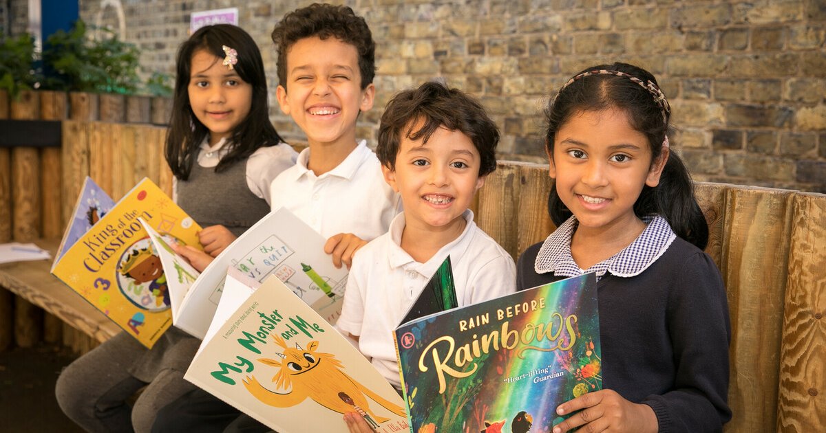 Encouraging book talk in the primary classroom | National Literacy Trust